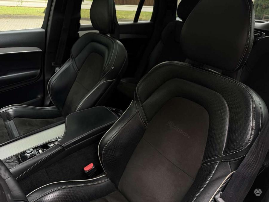 White Volvo XC90 2018 in Sakiai, with an engine capacity of 1.97 L and mileage of 240 thousand km for 18500 €, photo 18 on AUTOMOTO.COM.LV