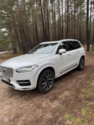 White Volvo XC90 2019 in Vilnius, with an engine capacity of 1.97 L and mileage of 105 thousand km for 28900 €, photo 4 on AUTOMOTO.COM.LV