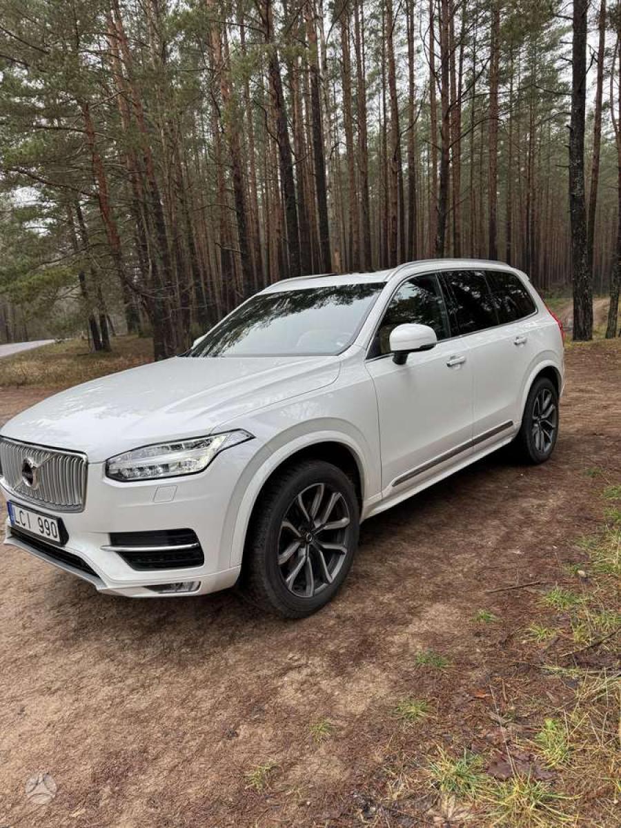 White Volvo XC90 2019 in Vilnius, with an engine capacity of 1.97 L and mileage of 105 thousand km for 28900 €, photo 4 on AUTOMOTO.COM.LV
