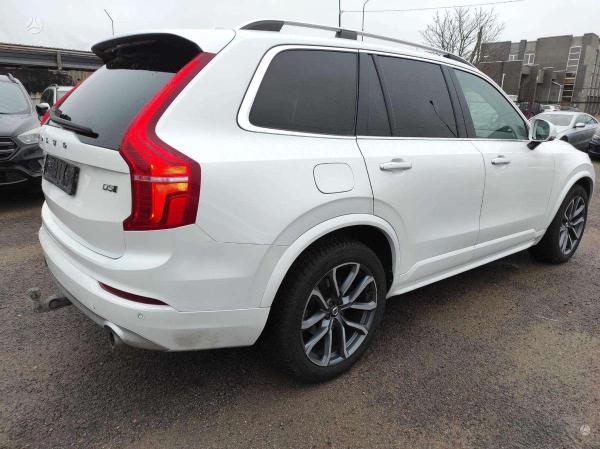 White Volvo XC90 2019 in Panevezys, with an engine capacity of 1.97 L and mileage of 329 thousand km for 16999 €, photo 8 on AUTOMOTO.COM.LV