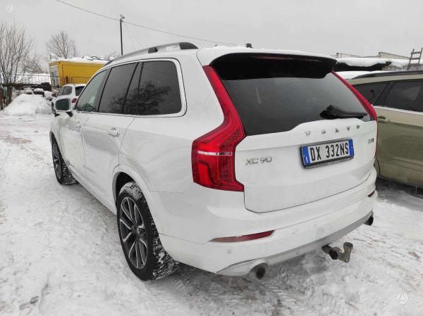 White Volvo XC90 2019 in Panevezys, with an engine capacity of 1.97 L and mileage of 329 thousand km for 17500 €, photo 8 on AUTOMOTO.COM.LV