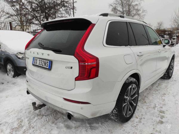 White Volvo XC90 2019 in Panevezys, with an engine capacity of 1.97 L and mileage of 329 thousand km for 17500 €, photo 9 on AUTOMOTO.COM.LV