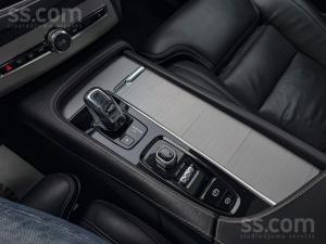 Balts Volvo XC90 2019 Jelgava, ar dzinēja tilpumu 2.00 L un nobraukumu 127 tūkst. km par 36995 €, foto 18 vietnē AUTOMOTO.COM.LV