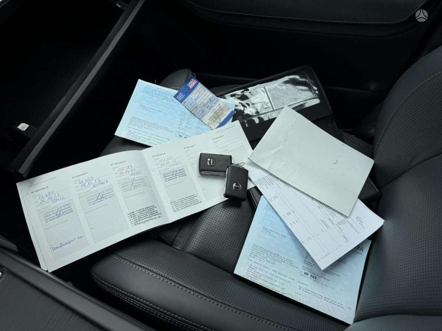Balts Volvo XC90 2019 Alīta, ar dzinēja tilpumu 2.00 L un nobraukumu 139 tūkst. km par 29300 €, foto 39 vietnē AUTOMOTO.COM.LV