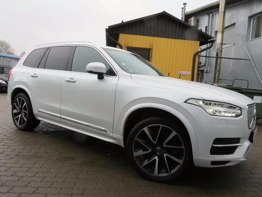 White Volvo XC90 2019 in Riga, with an engine capacity of 2.00 L and mileage of 260 thousand km for 20900 €, photo 12 on AUTOMOTO.COM.LV