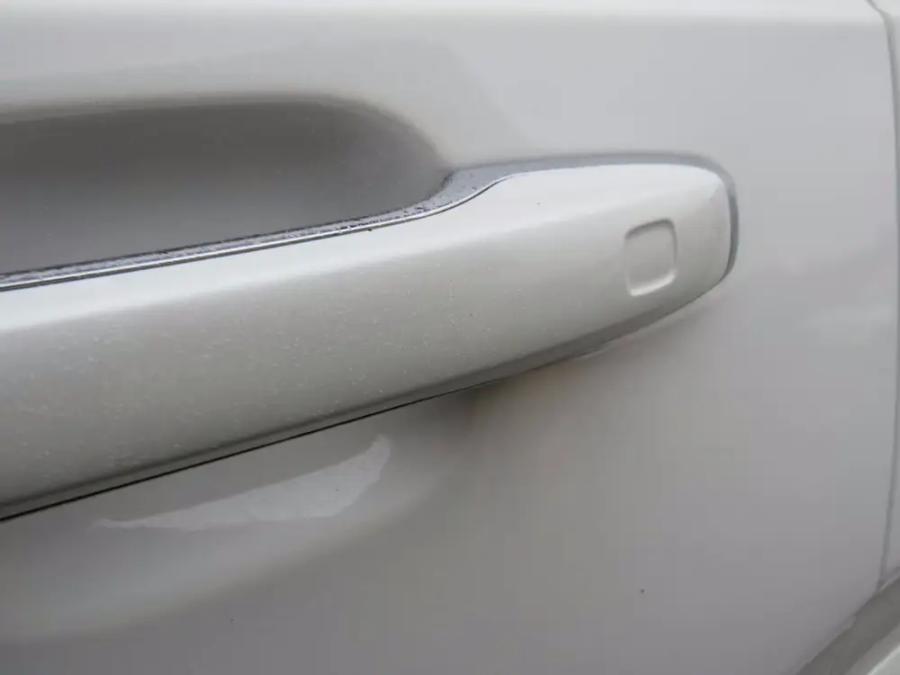 White Volvo XC90 2019 in Riga, with an engine capacity of 2.00 L and mileage of 260 thousand km for 20900 €, photo 18 on AUTOMOTO.COM.LV