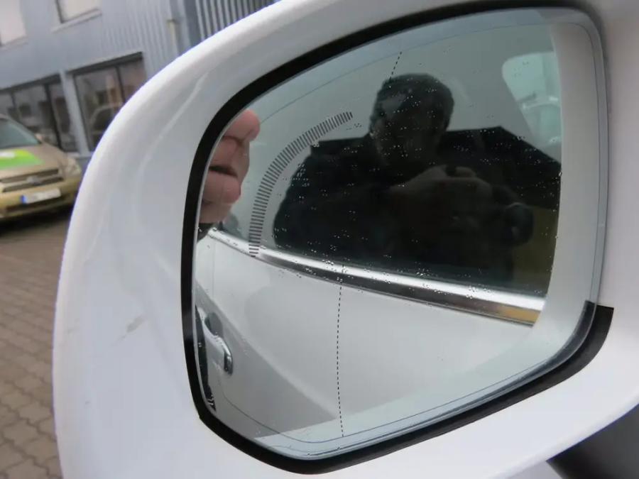 White Volvo XC90 2019 in Riga, with an engine capacity of 2.00 L and mileage of 260 thousand km for 20900 €, photo 19 on AUTOMOTO.COM.LV
