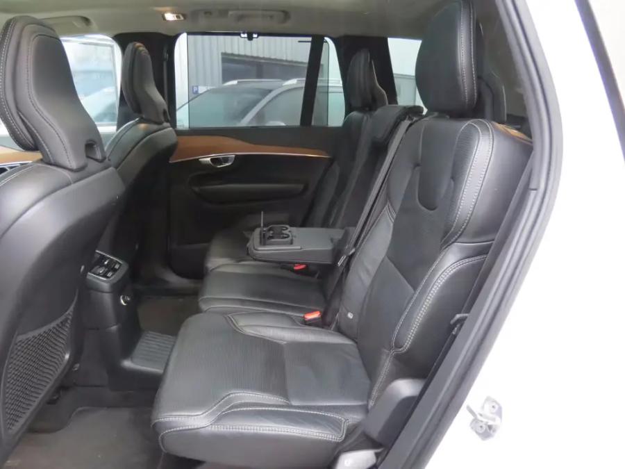 White Volvo XC90 2019 in Riga, with an engine capacity of 2.00 L and mileage of 260 thousand km for 20900 €, photo 21 on AUTOMOTO.COM.LV