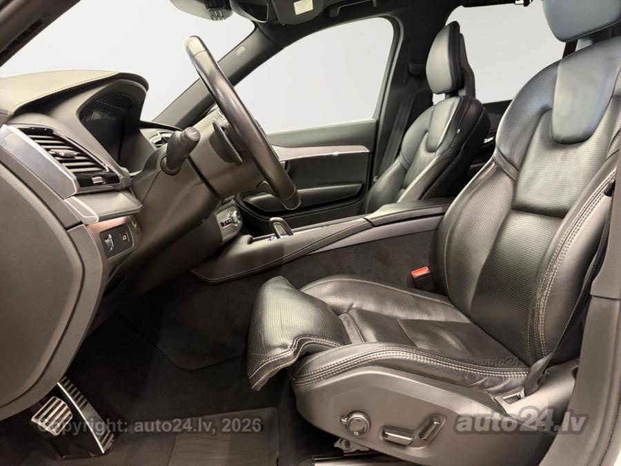 White Volvo XC90 2019 in Tallinn, with an engine capacity of 2.00 L and mileage of 223 thousand km for 29900 €, photo 6 on AUTOMOTO.COM.LV