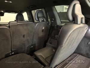White Volvo XC90 2019 in Tallinn, with an engine capacity of 2.00 L and mileage of 223 thousand km for 29900 €, photo 12 on AUTOMOTO.COM.LV
