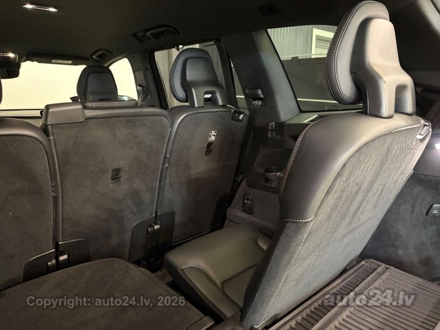 White Volvo XC90 2019 in Tallinn, with an engine capacity of 2.00 L and mileage of 223 thousand km for 29900 €, photo 12 on AUTOMOTO.COM.LV
