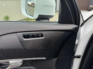 Balts Volvo XC90 2019 Alīta, ar dzinēja tilpumu 2.00 L un nobraukumu 139 tūkst. km par 29300 €, foto 22 vietnē AUTOMOTO.COM.LV