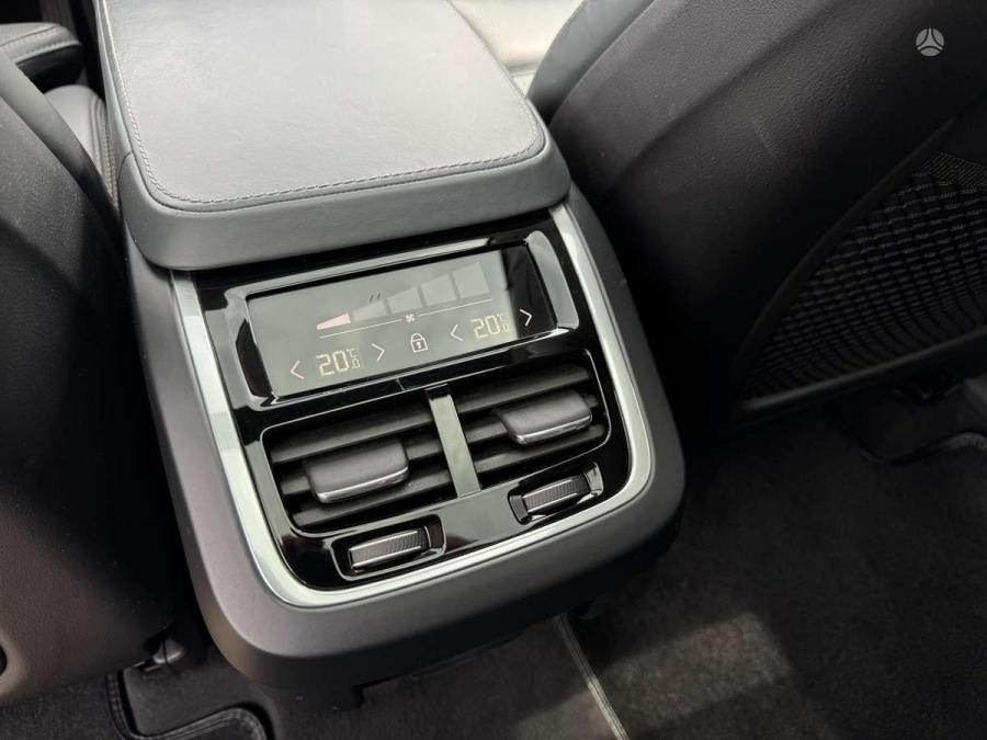 Белый Вольво ХС90 2019 в Алитус, объемом двигателя 2.00 л и пробегом 139 тыс. км за 28800 €, фото 24 на AUTOMOTO.COM.LV