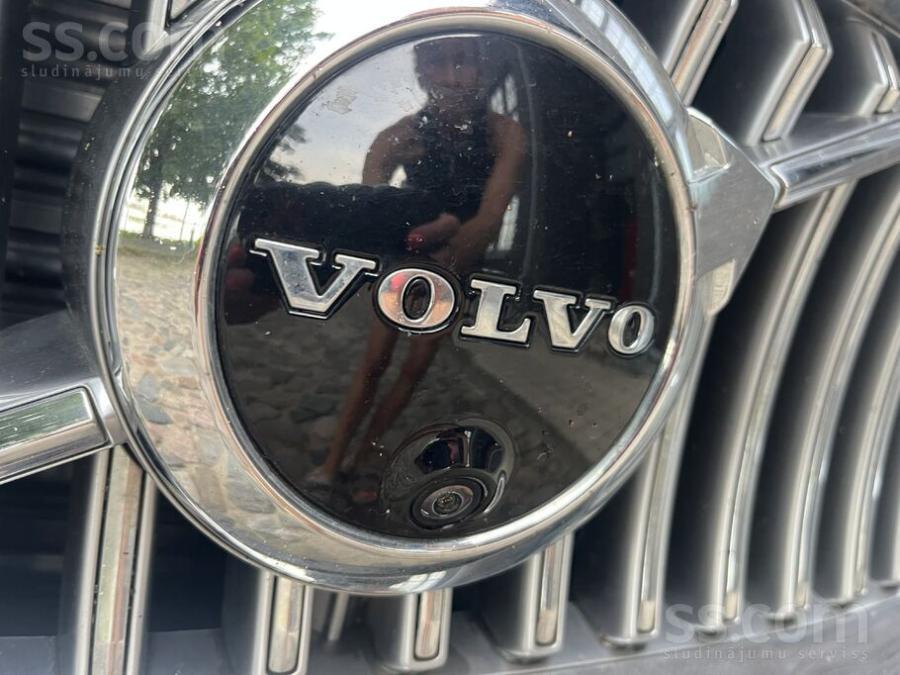 Balts Volvo XC90 2019 Rīga, ar dzinēja tilpumu 2.00 L un nobraukumu 168 tūkst. km par 29950 €, foto 24 vietnē AUTOMOTO.COM.LV