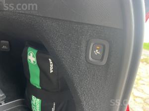 Balts Volvo XC90 2019 Rīga, ar dzinēja tilpumu 2.00 L un nobraukumu 168 tūkst. km par 29950 €, foto 31 vietnē AUTOMOTO.COM.LV