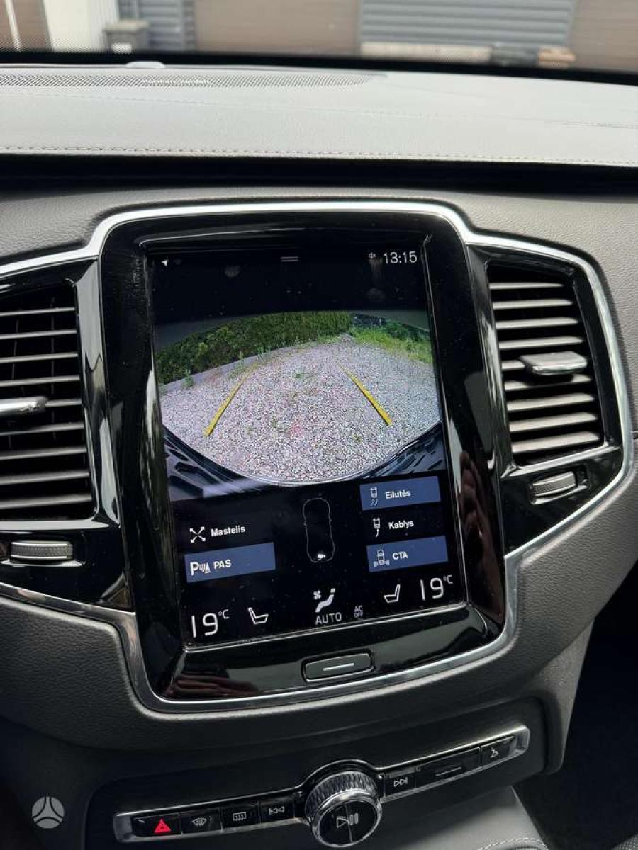 Balts Volvo XC90 2019 Alīta, ar dzinēja tilpumu 2.00 L un nobraukumu 139 tūkst. km par 28400 €, foto 18 vietnē AUTOMOTO.COM.LV