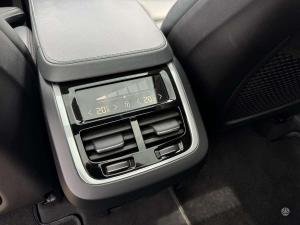 Balts Volvo XC90 2019 Alīta, ar dzinēja tilpumu 2.00 L un nobraukumu 139 tūkst. km par 28400 €, foto 24 vietnē AUTOMOTO.COM.LV