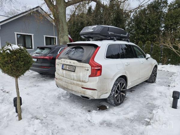 White Volvo XC90 2020 in Jurmala, with an engine capacity of 2.00 L and mileage of 185 thousand km for 30999 €, photo 3 on AUTOMOTO.COM.LV