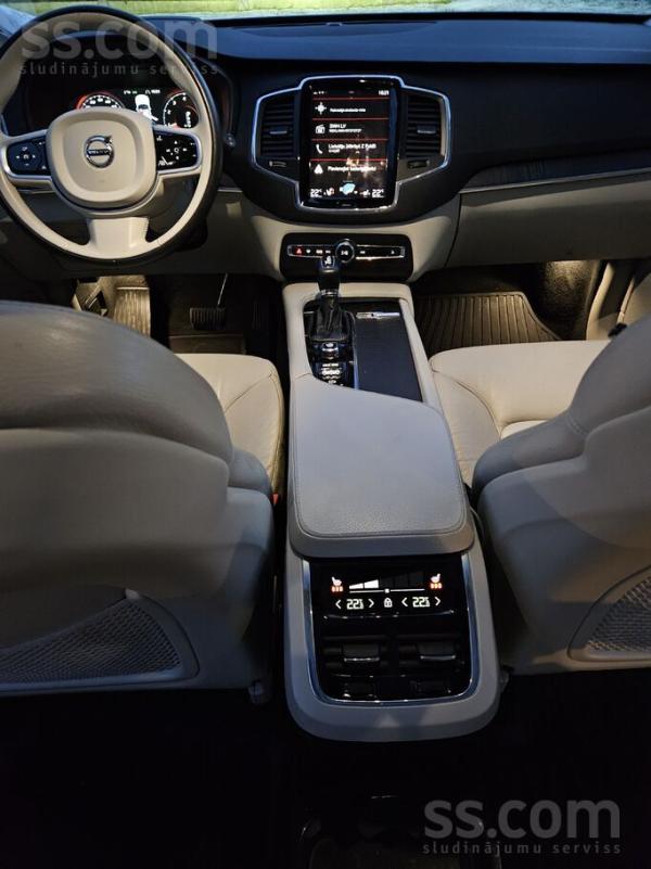 White Volvo XC90 2020 in Jurmala, with an engine capacity of 2.00 L and mileage of 185 thousand km for 30999 €, photo 7 on AUTOMOTO.COM.LV