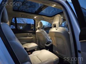 White Volvo XC90 2020 in Jurmala, with an engine capacity of 2.00 L and mileage of 185 thousand km for 30999 €, photo 9 on AUTOMOTO.COM.LV