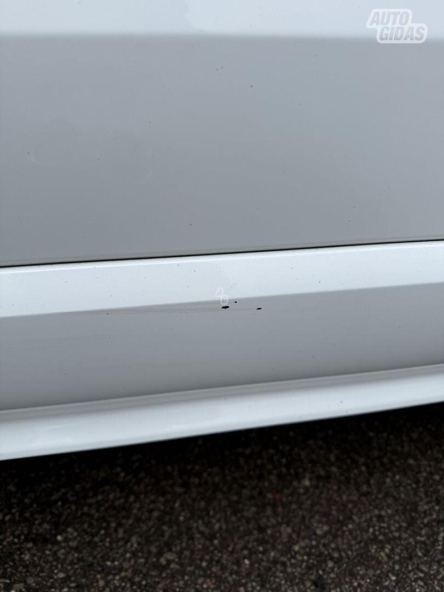 White Volvo XC90 2020 in Vilnius, with an engine capacity of 2.00 L and mileage of 147 thousand km for 35000 €, photo 28 on AUTOMOTO.COM.LV