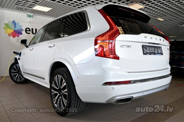 White Volvo XC90 2020 in Tallinn, with an engine capacity of 2.00 L and mileage of 100 thousand km for 42990 €, photo 2 on AUTOMOTO.COM.LV