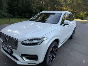 White Volvo XC90 2020 in Vilnius, with an engine capacity of 1.97 L and mileage of 91 thousand km for 43100 €, photo 4 on AUTOMOTO.COM.LV