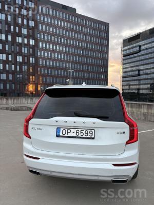 White Volvo XC90 2020 in Riga, with an engine capacity of 2.00 L and mileage of 165 thousand km for 26450 €, photo 1 on AUTOMOTO.COM.LV