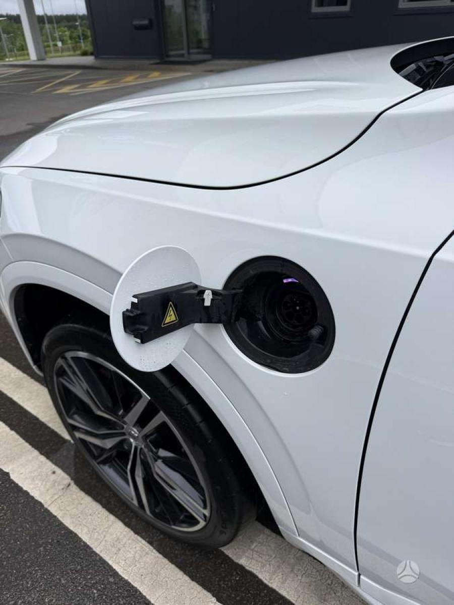 Balts Volvo XC90 2020 Viļņa, ar dzinēja tilpumu 1.97 L un nobraukumu 147 tūkst. km par 32500 €, foto 9 vietnē AUTOMOTO.COM.LV