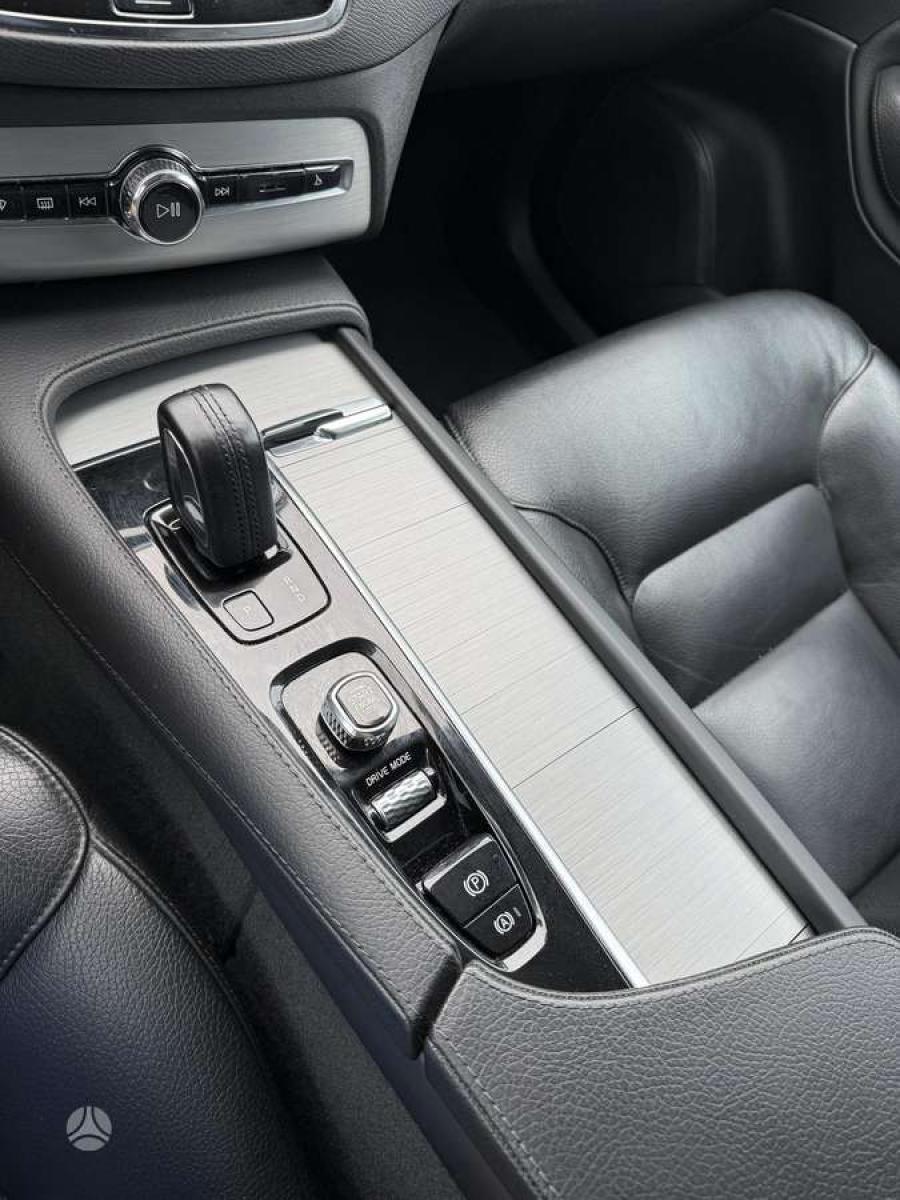 Balts Volvo XC90 2020 Viļņa, ar dzinēja tilpumu 1.97 L un nobraukumu 147 tūkst. km par 32500 €, foto 20 vietnē AUTOMOTO.COM.LV