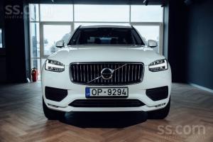 White Volvo XC90 2020 in Riga, with an engine capacity of 2.00 L and mileage of 193 thousand km for 28599 €, photo 3 on AUTOMOTO.COM.LV