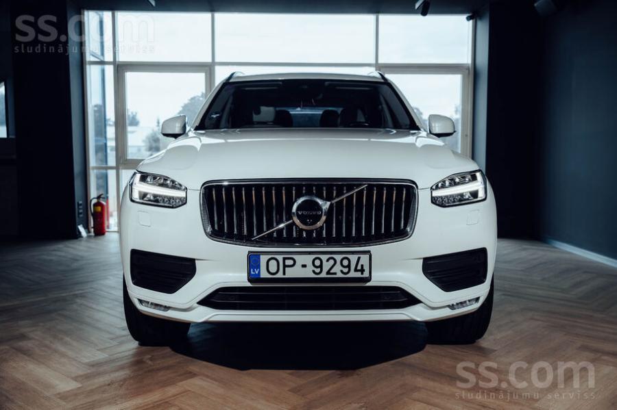 White Volvo XC90 2020 in Riga, with an engine capacity of 2.00 L and mileage of 193 thousand km for 28599 €, photo 3 on AUTOMOTO.COM.LV