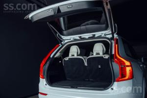 White Volvo XC90 2020 in Riga, with an engine capacity of 2.00 L and mileage of 193 thousand km for 28599 €, photo 9 on AUTOMOTO.COM.LV