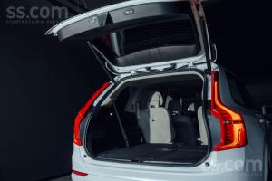 White Volvo XC90 2020 in Riga, with an engine capacity of 2.00 L and mileage of 193 thousand km for 28599 €, photo 10 on AUTOMOTO.COM.LV