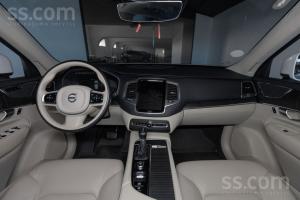 White Volvo XC90 2020 in Riga, with an engine capacity of 2.00 L and mileage of 193 thousand km for 28599 €, photo 12 on AUTOMOTO.COM.LV