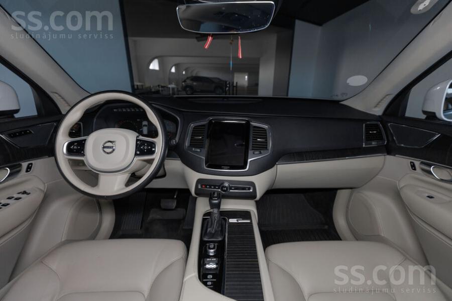 White Volvo XC90 2020 in Riga, with an engine capacity of 2.00 L and mileage of 193 thousand km for 28599 €, photo 12 on AUTOMOTO.COM.LV