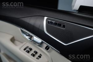 White Volvo XC90 2020 in Riga, with an engine capacity of 2.00 L and mileage of 193 thousand km for 28599 €, photo 21 on AUTOMOTO.COM.LV