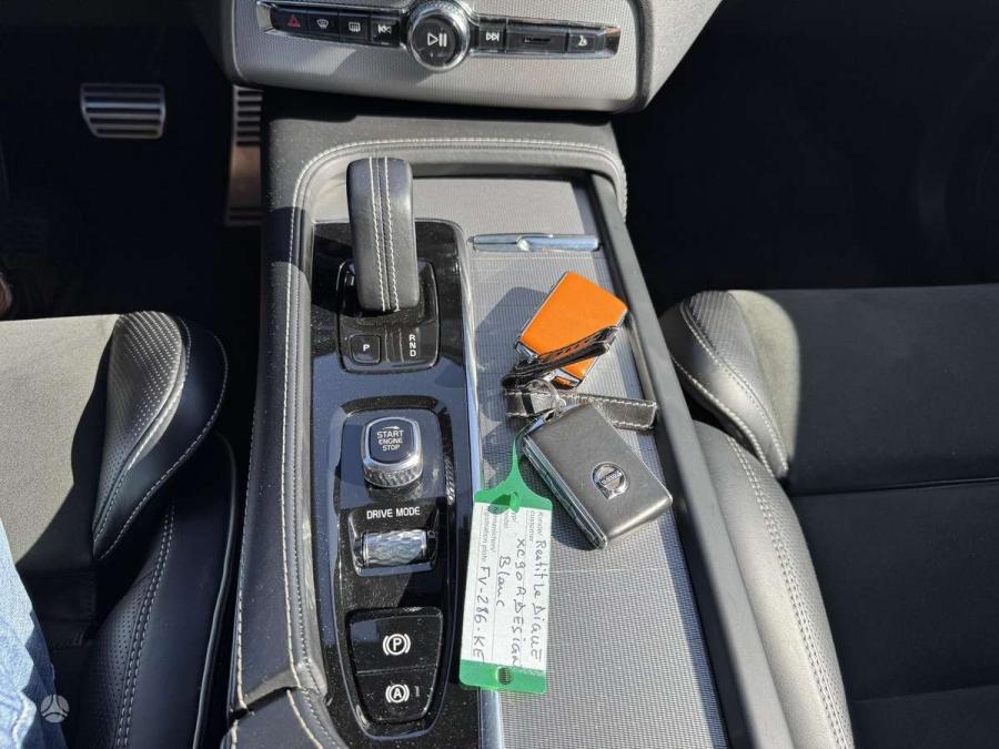 Белый Вольво ХС90 2020 в Таураге, объемом двигателя 1.97 л и пробегом 120 тыс. км за 38200 €, фото 18 на AUTOMOTO.COM.LV
