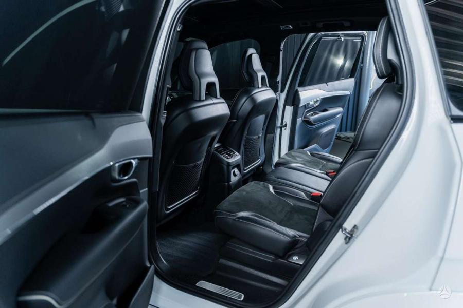 White Volvo XC90 2020 in Vilnius, with an engine capacity of 1.97 L and mileage of 63 thousand km for 36500 €, photo 36 on AUTOMOTO.COM.LV