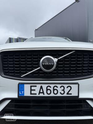 White Volvo XC90 2020 in Vilnius, with an engine capacity of 2.00 L and mileage of 147 thousand km for 29999 €, photo 3 on AUTOMOTO.COM.LV