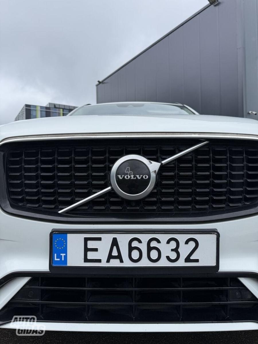 White Volvo XC90 2020 in Vilnius, with an engine capacity of 2.00 L and mileage of 147 thousand km for 29999 €, photo 3 on AUTOMOTO.COM.LV