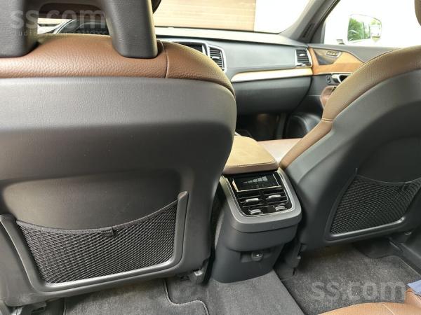 Balts Volvo XC90 2021 Jūrmala, ar dzinēja tilpumu 2.00 L un nobraukumu 104 tūkst. km par 36500 €, foto 9 vietnē AUTOMOTO.COM.LV
