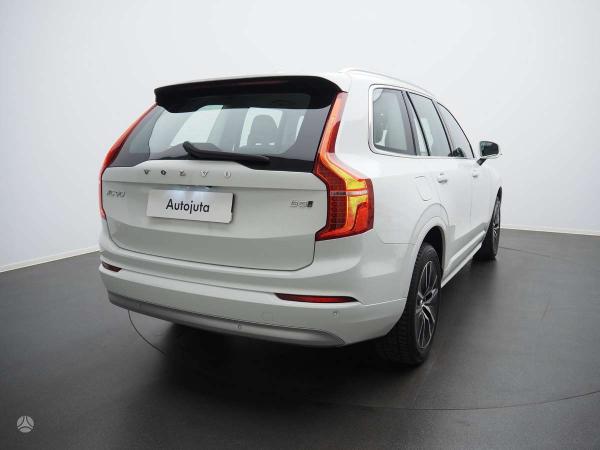 White Volvo XC90 2021 in Vilnius, with an engine capacity of 1.97 L and mileage of 108 thousand km for 34400 €, photo 4 on AUTOMOTO.COM.LV