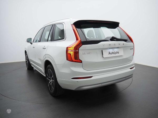White Volvo XC90 2021 in Vilnius, with an engine capacity of 1.97 L and mileage of 108 thousand km for 34400 €, photo 6 on AUTOMOTO.COM.LV