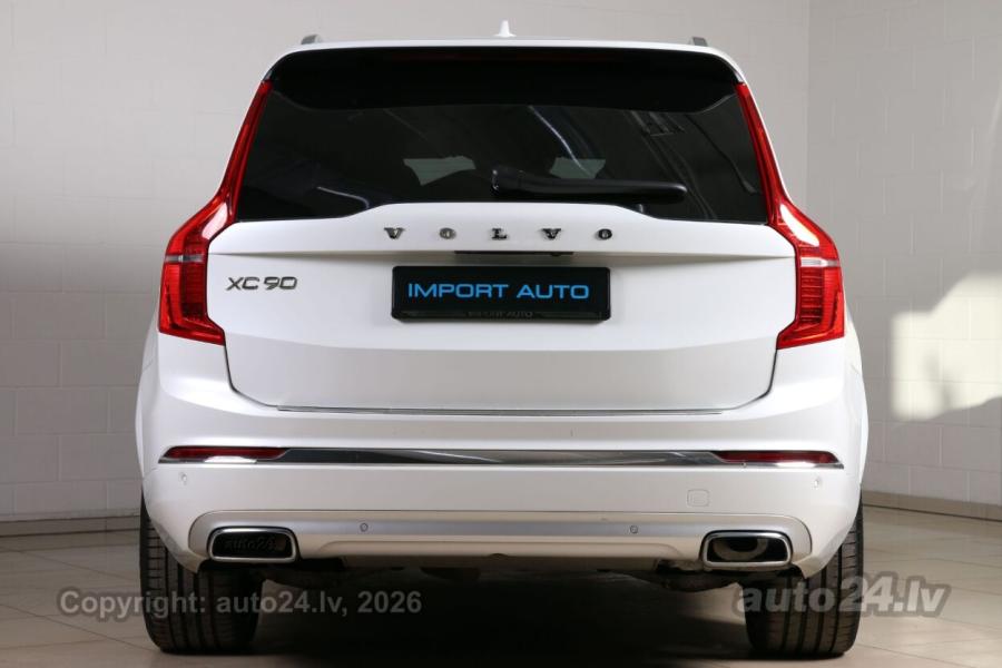 White Volvo XC90 2021 in Parnu, with an engine capacity of 2.00 L and mileage of 89 thousand km for 48990 €, photo 5 on AUTOMOTO.COM.LV