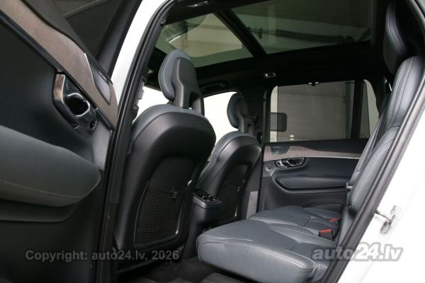 White Volvo XC90 2021 in Parnu, with an engine capacity of 2.00 L and mileage of 89 thousand km for 48990 €, photo 11 on AUTOMOTO.COM.LV