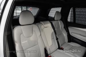 White Volvo XC90 2021 in Riga, with an engine capacity of 2.00 L and mileage of 171 thousand km for 30221 €, photo 25 on AUTOMOTO.COM.LV