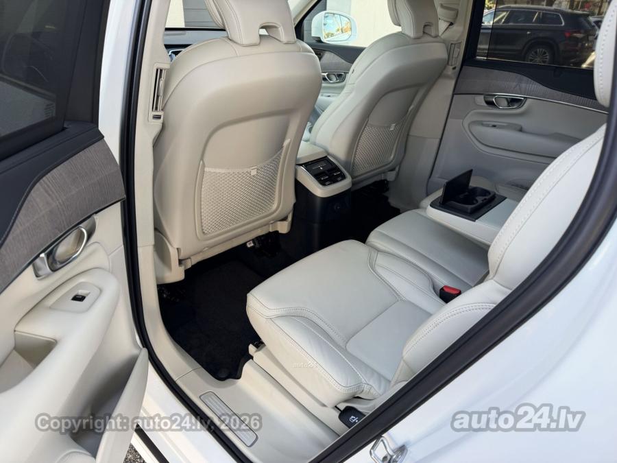 White Volvo XC90 2021 in Parnu, with an engine capacity of 2.00 L and mileage of 77 thousand km for 46990 €, photo 17 on AUTOMOTO.COM.LV