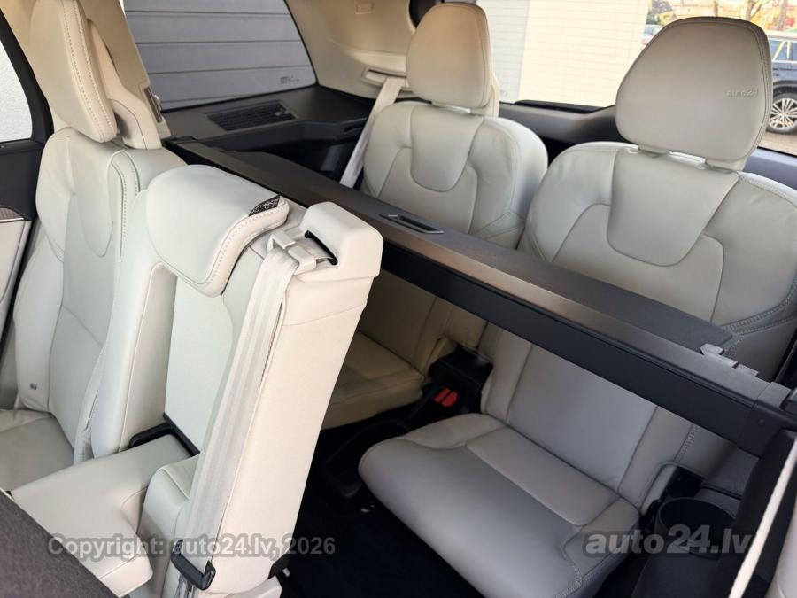 White Volvo XC90 2021 in Parnu, with an engine capacity of 2.00 L and mileage of 77 thousand km for 46990 €, photo 19 on AUTOMOTO.COM.LV