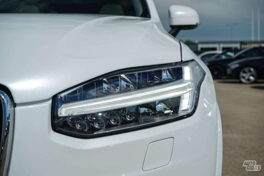 Balts Volvo XC90 2021 Marijampole, ar dzinēja tilpumu 2.00 L un nobraukumu 97 tūkst. km par 29950 €, foto 8 vietnē AUTOMOTO.COM.LV